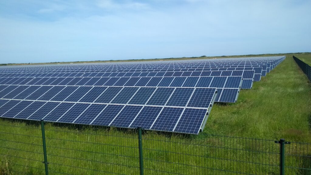 Medborgarförslag ledde till en av landets största solcellsparker - Grow Sverige